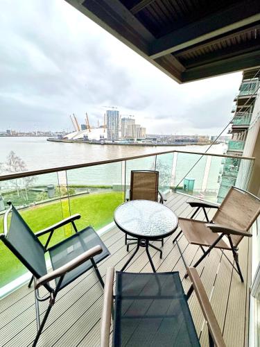 Luxury Apartment In Canary Wharf - Liverpool Street Station London