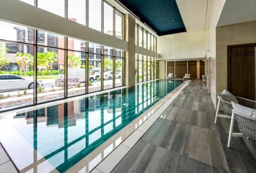 Waterfront Luxe Haven Peninsula - Dubai