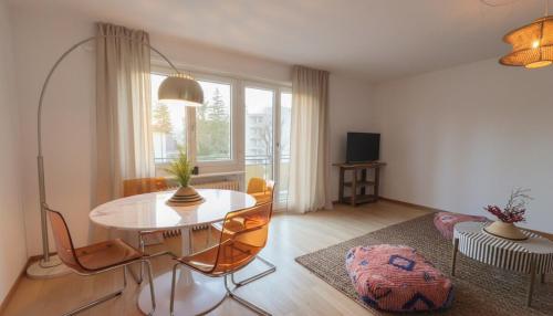 Cozy Spacious Apartment Near Zurich City With Balcony & Free Parking - Zurich