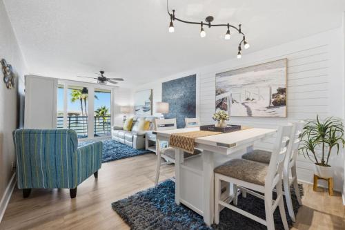 Top Floor Bay View Condo At Isla Del Sol Stunning Renovation And Unbeatable Views - St. Pete Beach, FL