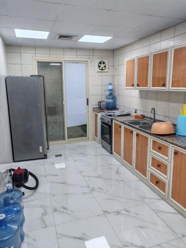 شقة غرفة وصالة مساحة واسعة للعائلات - Sharjah