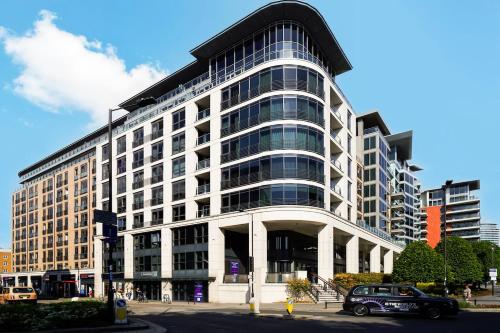 One Bedroom Apartment With Balcony And Concierge , Station And Shops 2min Walk - Fulham