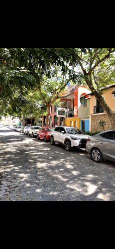 Quarto Com Banheiro Privativo Na Praia Do Forte E Garagem Disponivel Com Quintal - Cabo Frio
