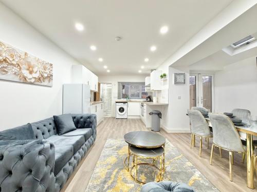 Luxury 5-bed House With Cinema And Games Room -City Centre - Long Stays Welcome - Cardiff