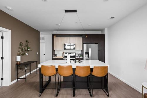 Spacious Luxury Condo With Unrivaled Amenities - Mile Square - Downtown - Indianapolis