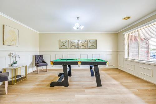 Stayau Two-story Comfortable House Pool Table - Lara