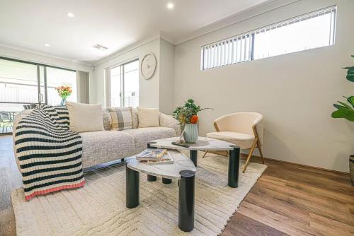 Stayau 4brm Family Beach Retreat In Secret Harbour - 曼杜拉