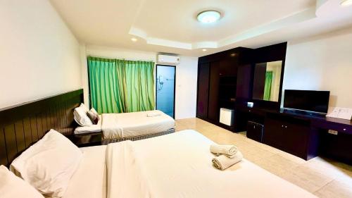 For 3 Person In Central Pa Tong, Thailand - Patong