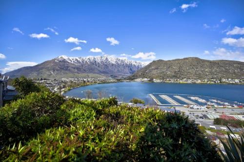 Remarkable View 3 Bedroom - Lake And Mountain Views - Queenstown