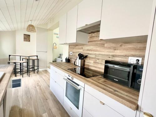 Charmante Maison De Ville - Patio - Wifi - Parking Gratuit - La Rochelle