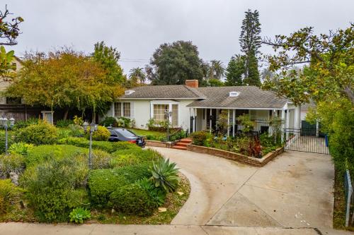Beautiful Location By The Beach - Santa Monica, CA