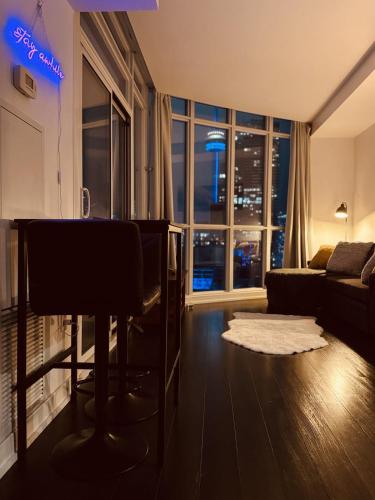 Skyline Suite 1-bed Penthouse In Heart Of Downtown Toronto - Toronto
