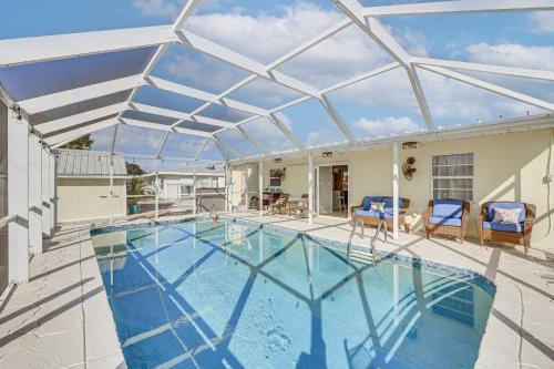 Pool Paradise! Port Charlotte Home Near Beach - Port Charlotte, FL