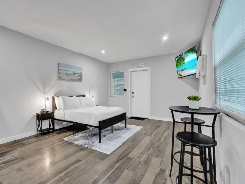 Coastal Charm Studio Beach House In Pompano Beach - Pompano Beach