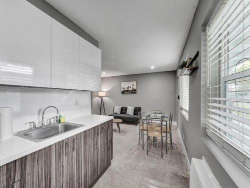 Coastal Charm Cozy 1br Retreat Near Pompano - Pompano Beach, FL