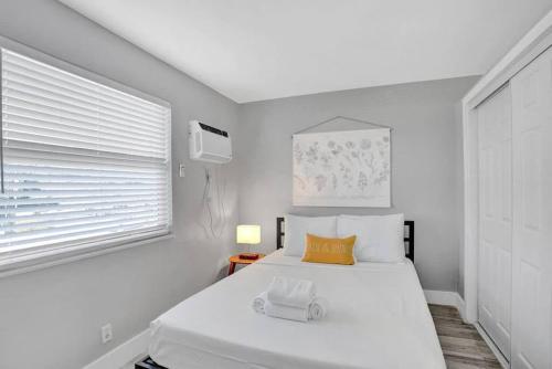 Rustic Retreats Beachy 1br For 4 Guests In The Heart Of Fort Lauderdale - Fort Lauderdale-Hollywood Airport (FLL)