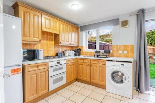 Modern Three Bedroom Home Near City Centre Free Parking Wifi - Bristol