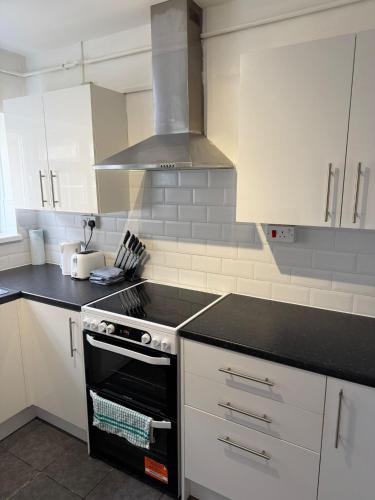 Mimosa - 3 Bedroom Flat - Colchester, London - Colchester