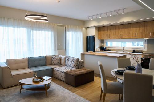 Anesis Luxury Apartments - Комотини