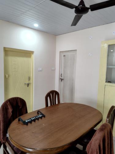 Rahuls Guest House & Service Apartment Near Passport Off Muralinagar - Visakhapatnam