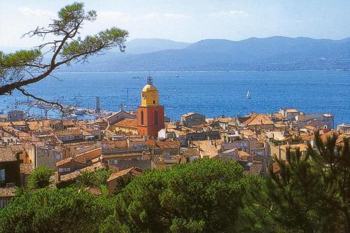Apartment in Saint-Tropez with Beach Access - Location saisonnière ...