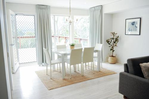 Bell View House -Fireplace- Base Of Blue Mountains - Kurrajong