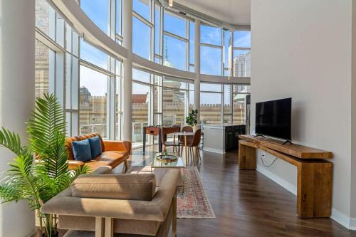 Two Cozysuites Penrose On Mass | 3 Beds - Indiana