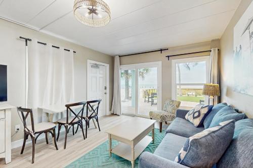 Bungalow Beach Place 1 - Indian Shores, FL