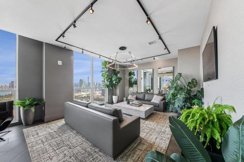 Modern Loft 15 Min From Nyc With City View & Pool - Bayonne, NJ