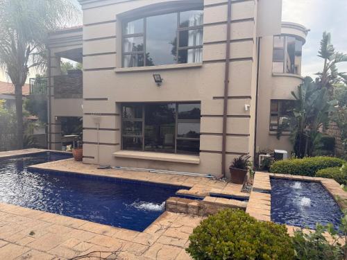 The Country Hole Haven - Centurion
