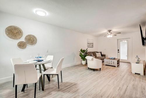 The Cozy Cove I 3 Min To Beach - Cortez, FL