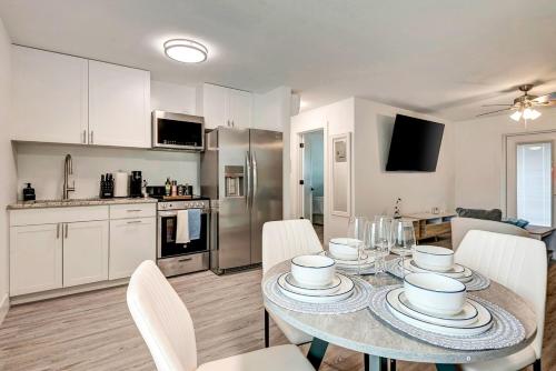 The Cozy Cove Ii 3 Min To Beach - Cortez, FL