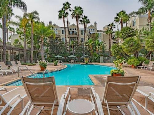 Cloud Nine - Elegance & Comfort - Irvine, CA