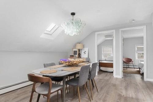 The Return To Water - Sleeps 6 - Newly Renovated - Bristol, RI