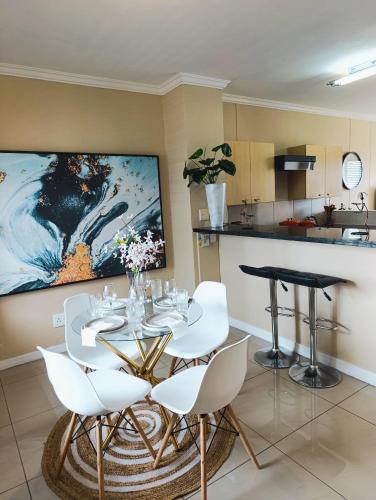 Skyline Views & Modern Luxury Apartment - Sandton