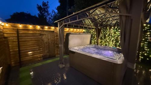Welcome To Your Perfect Getaway - Glasgow