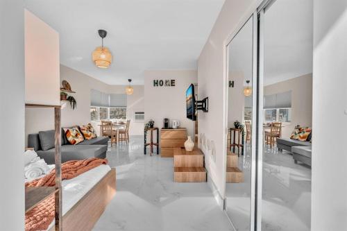 Santorini Blu Boutique Beach Studio Steps To Ocean - Hollywood Beach, Hollywood