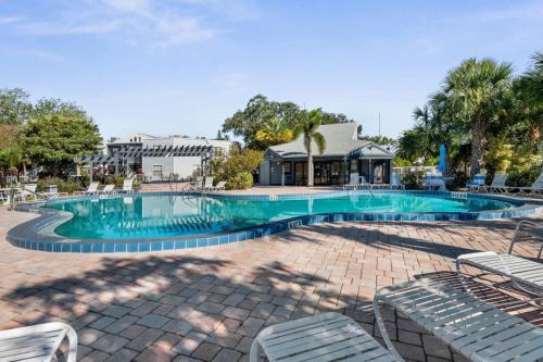 Cozy Golf Condo With 3 Pools, Gym And Just 15 Minutes To Airport - Winter Park, FL