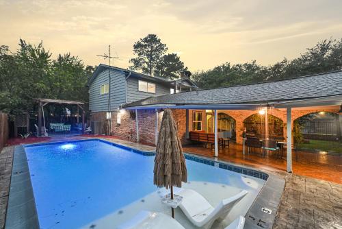 Home For Summer With Pool, Pool Table, Outdoor Kitchen,patio And Balcony - シュガーランド, TX