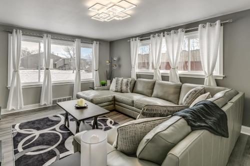 Newly Remodeled! Upscale Home In Buffalo Suburbs - Akron, NY