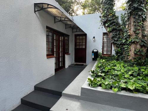 Koppies View 1 Bed Cottage - Johannesburg