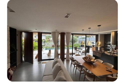 Casa De Luxo Com Piscina - Florianópolis