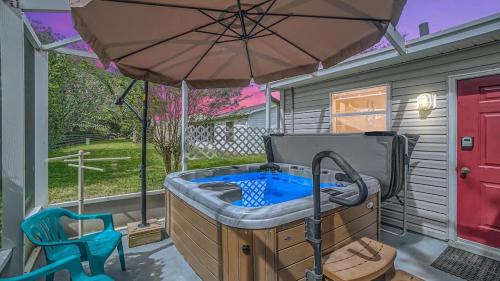 The Village Cottage With Hot Tub - The Villages, FL