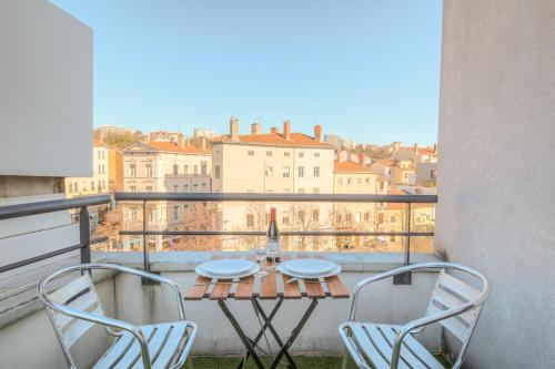 Residence Confort, Terrasse, Aux Pieds Du Metro Valmy - Lyon
