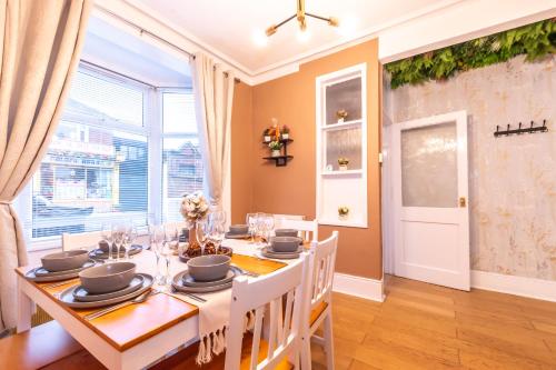 Open Mind Property - Hot Tub , Garden , 3 Bedroom - Southsea