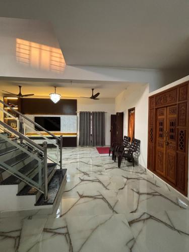 Spacious 3bhk Duplex Villa With Minimal Amenities - Mangaluru