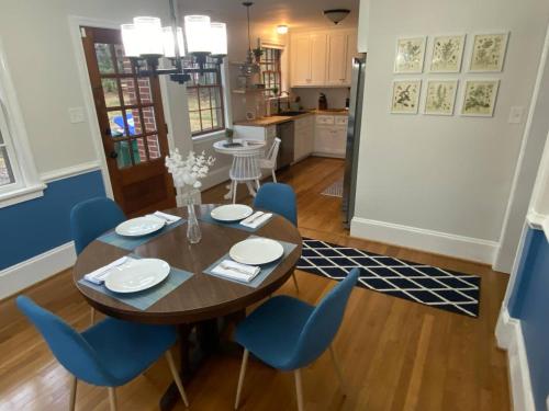 Renovated Modern Home Minutes To Downtown Richmond - Richmond, VA