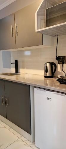 Easyluxe Suite - Edenvale