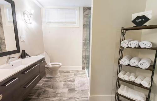 Modern Cozy Executive Suite With Private Entrance - 런던