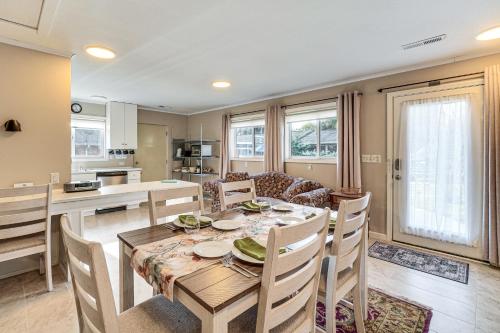West Knoxville Area! Home W/ Hot Tub Near Dtwn - Knoxville, TN